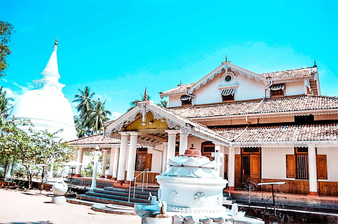 Best Temples to visit in Colombo in 2022! (Don't miss out!)