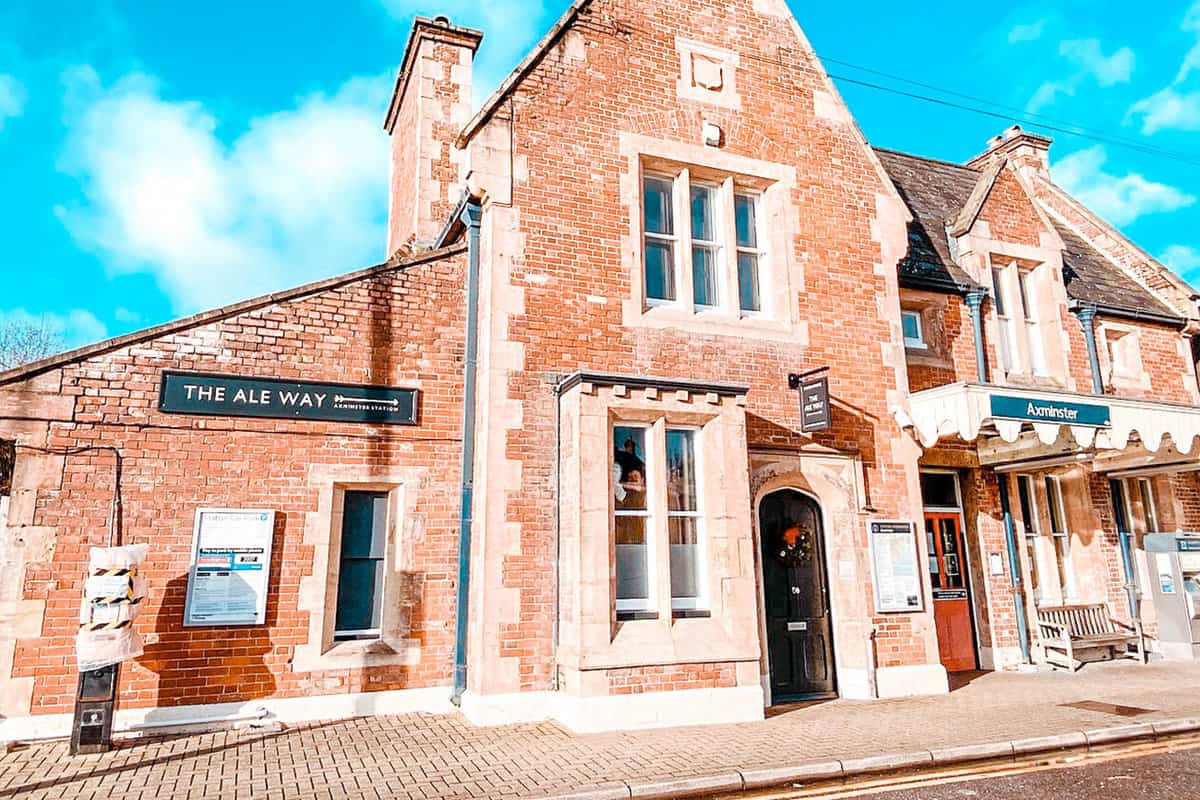 10 Best Pubs Near Axminster for a Pint and a Bite