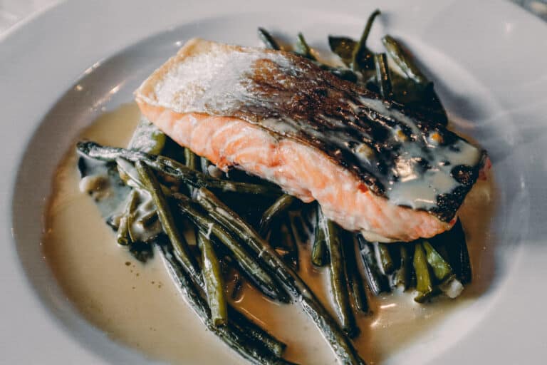 Le Wepler Seafood restaurant in Paris Review