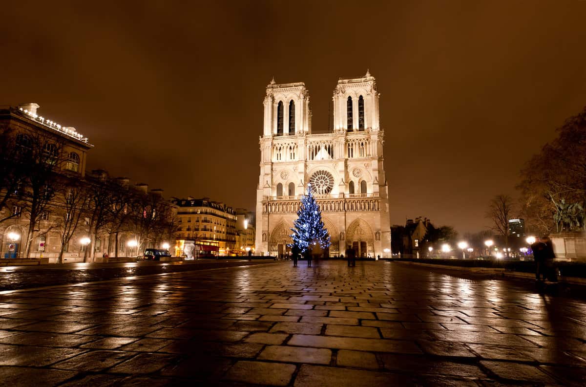 Christmas in Paris - A Complete Guide
