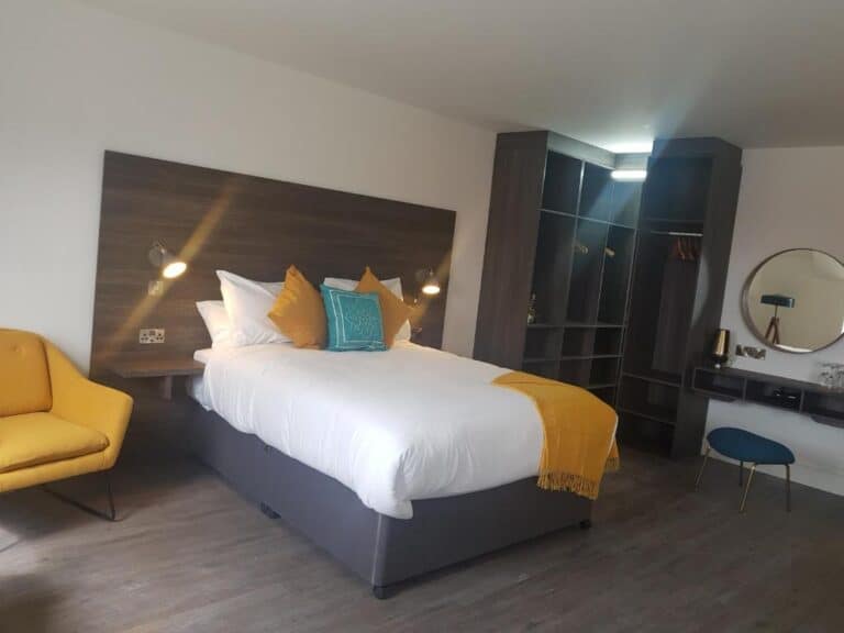 10 Amazing Hotels in Dingle You Need to Stay At